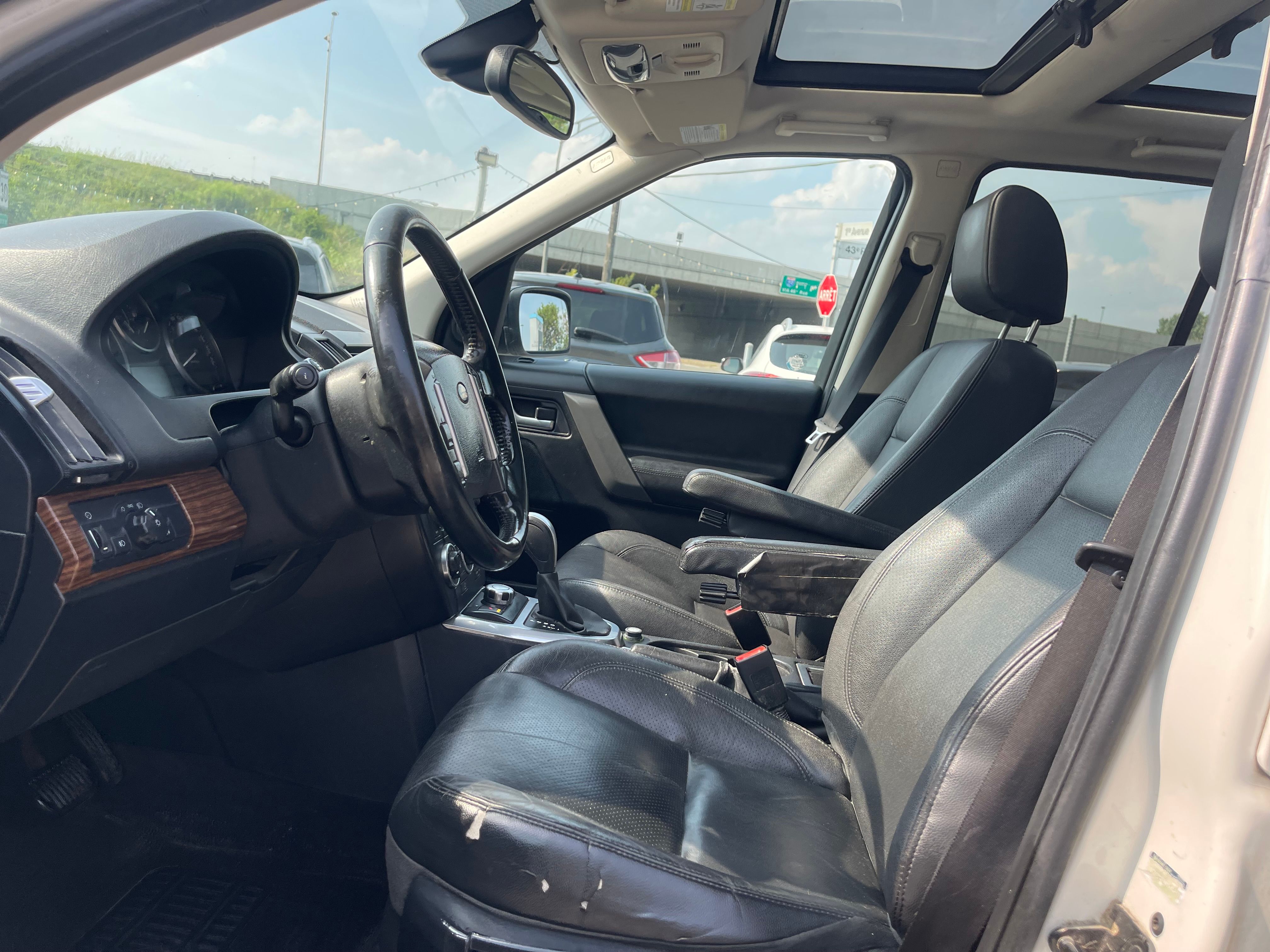 Land Rover LR2 HSE 2009 | Platinium Auto Inc.