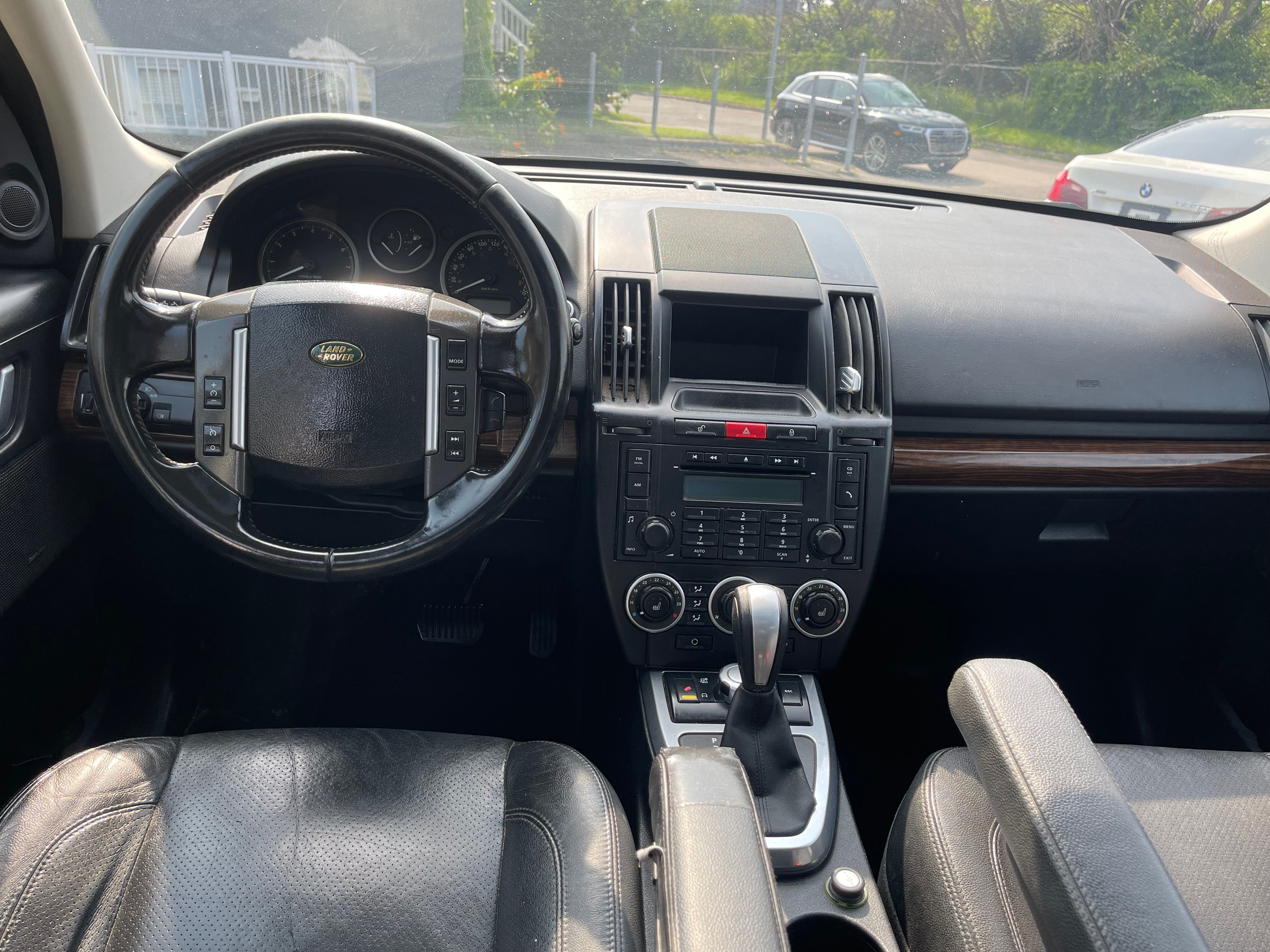 Land Rover LR2 HSE 2009 | Platinium Auto Inc.